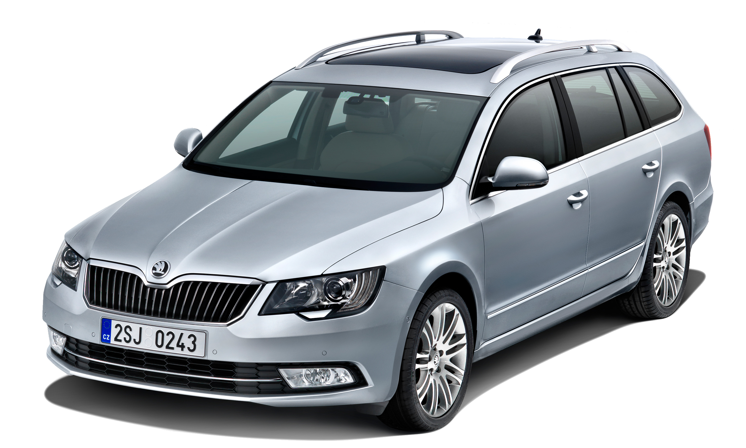 Volkswagen - SKODA Superb får ny design och teknik